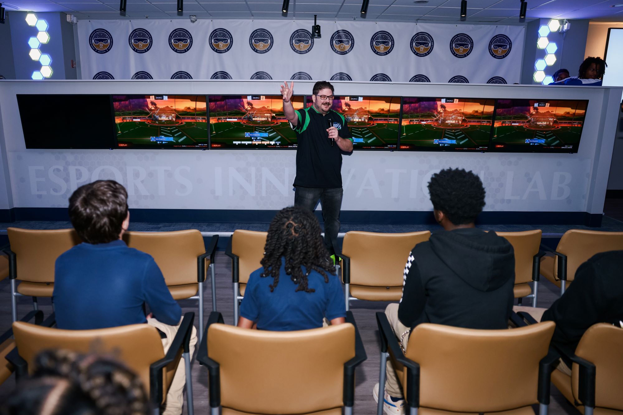 5 More Esports Career Paths Other Than Going Pro - For Gamers